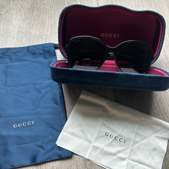 Gucci | Accessories | Gucci Sunglasses 57mm Blackgray With Gold Detail ...